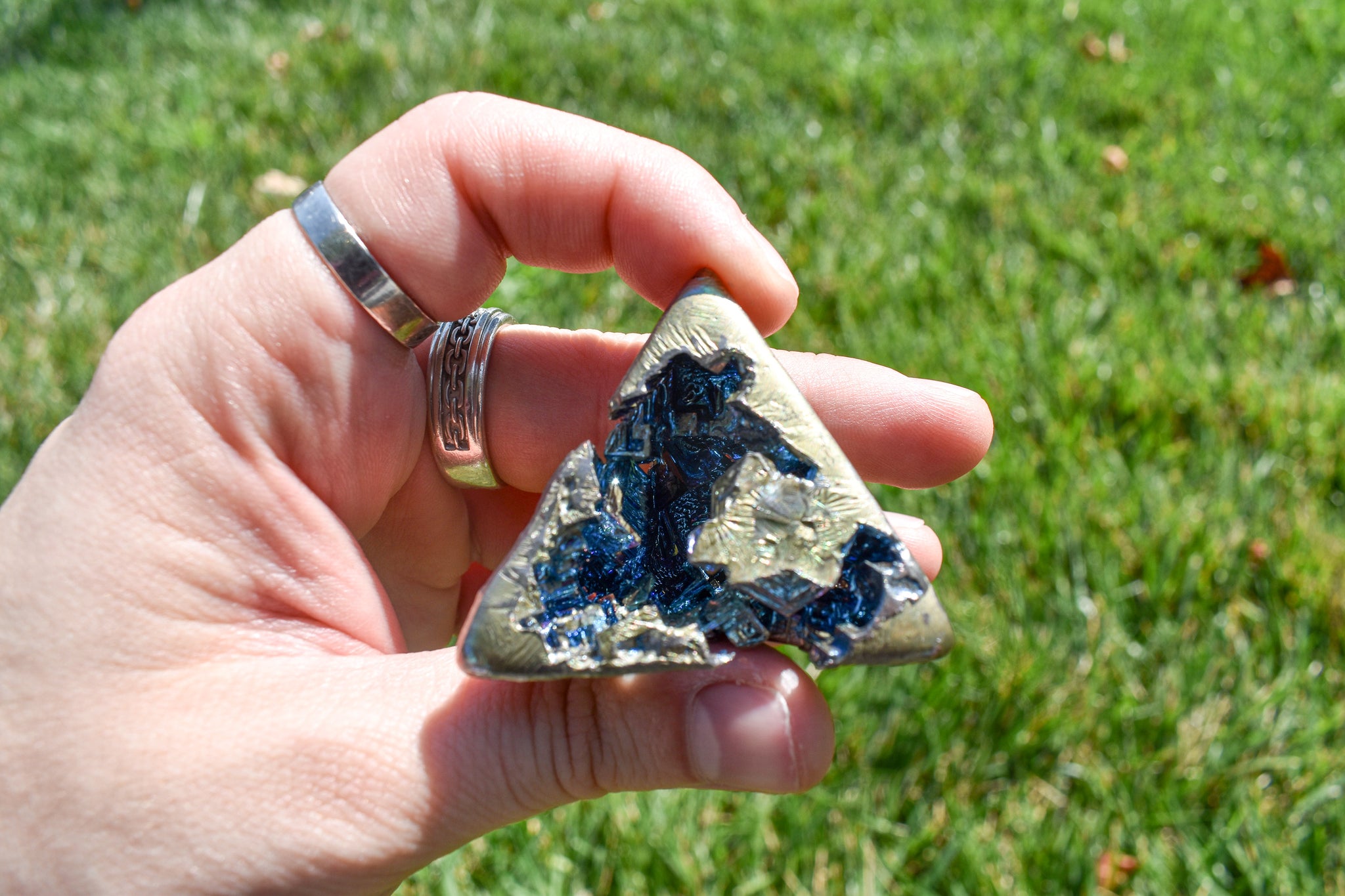 Tetrahedron Bismuth Geode – Stones of Transformation